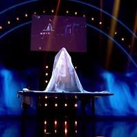 Magician Darcy Oake Illusion - Big Geek Daddy
