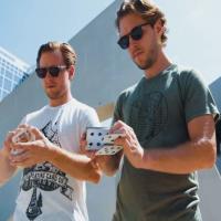 Amazing Card Juggling - Big Geek Daddy